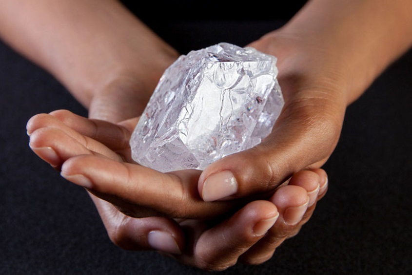 2,492 קרט: התגלה היהלום השני בגודלו בהיסטוריה - מכון היהלומים הישראלי